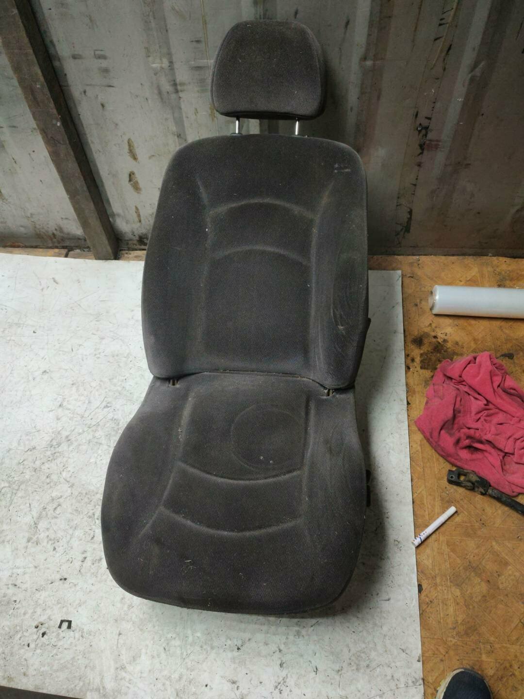 Сиденье переднее левое Chrysler Sebring 2 2002