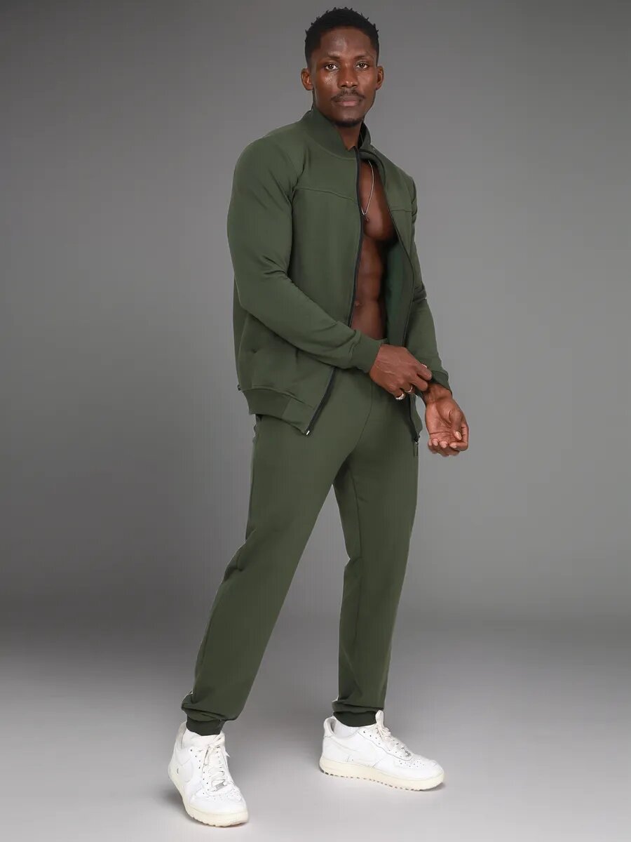 Костюм спортивный