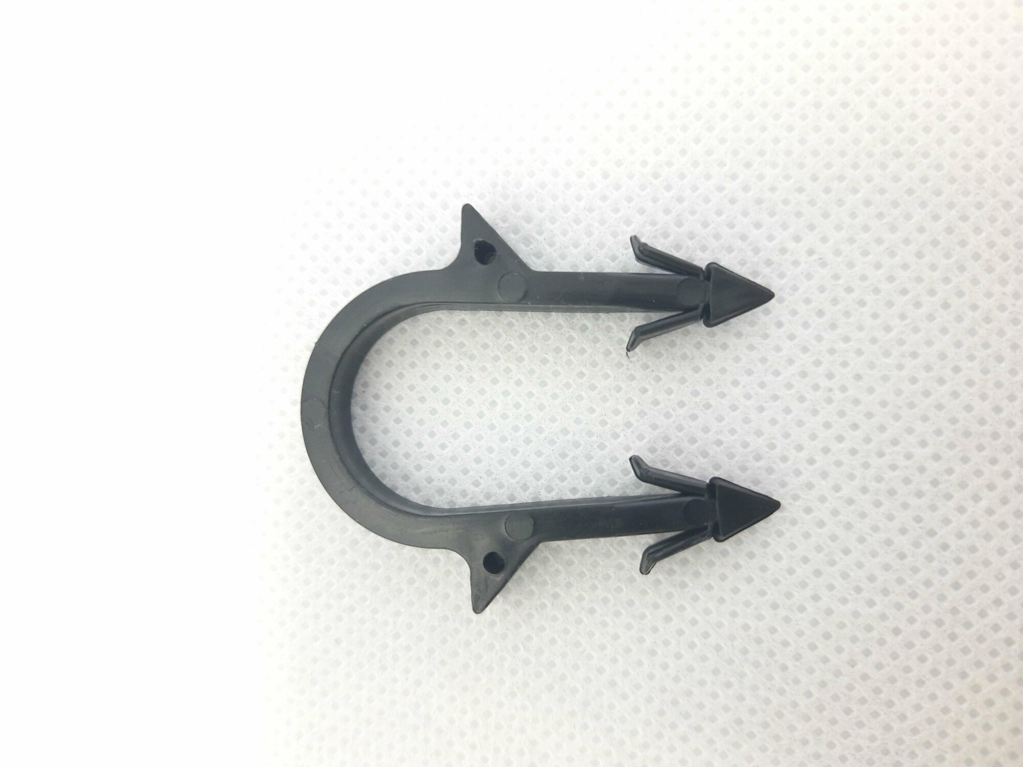 Скоба якорная для труб теплого пола(16 и 20мм) в обойме (Коробка 300 шт)