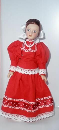 Кукла коллекционная в праздничном костюме Оренбургской казачки