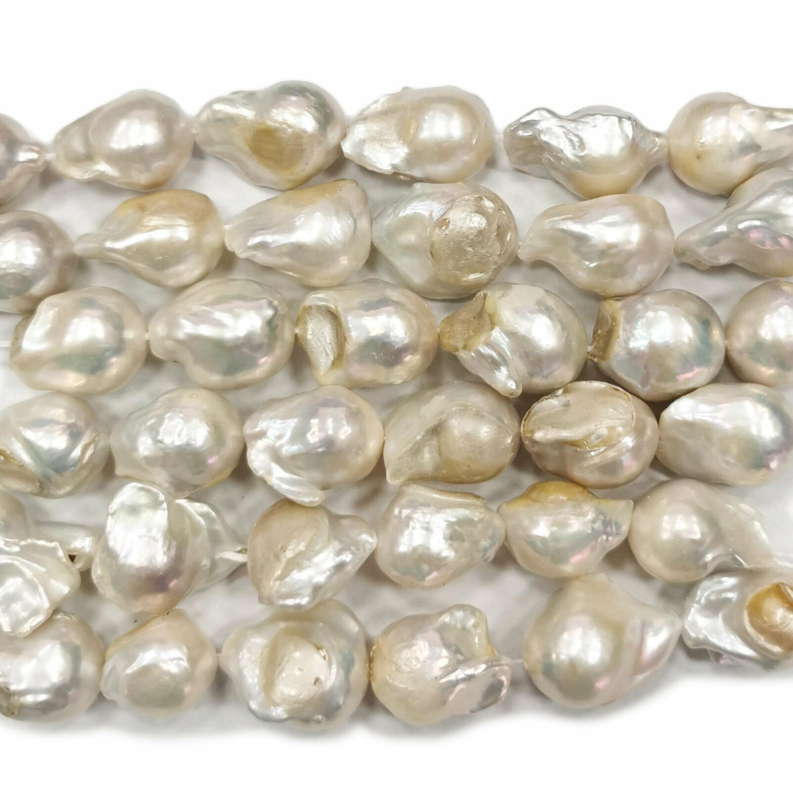 Бусина из жемчуга 12-25мм, Кеши, неправильной каплевидной формы, сорт 2, белый с золотисто-лиловым отливом, 6 шт, низка