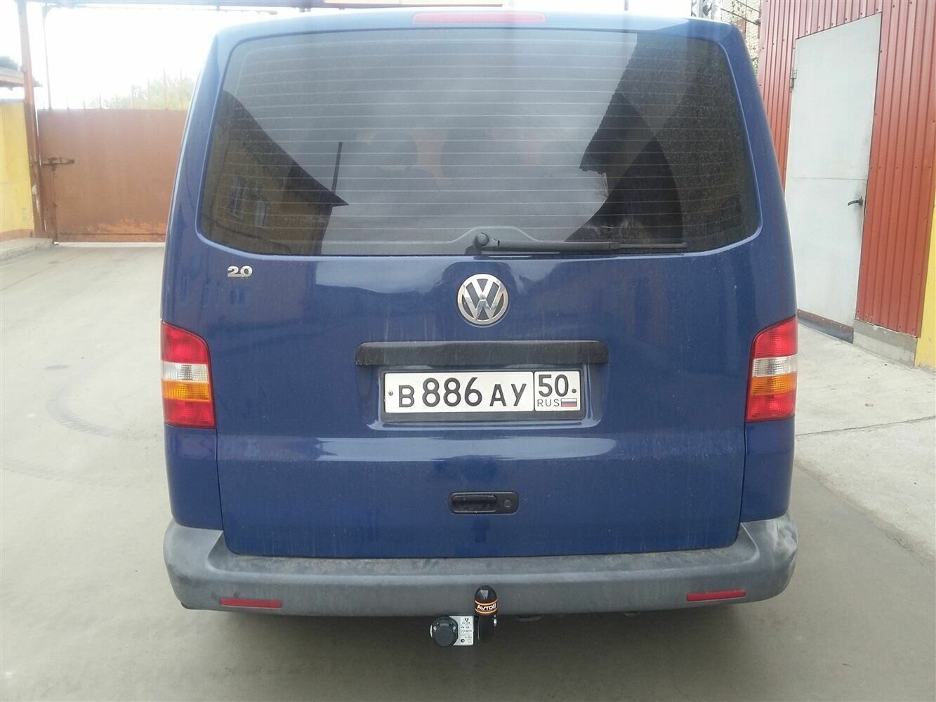Фаркоп для Volkswagen T5 минивэн/фургон (2003-) (без электрики) (паспорт и сертификат) AvtoS. VW29