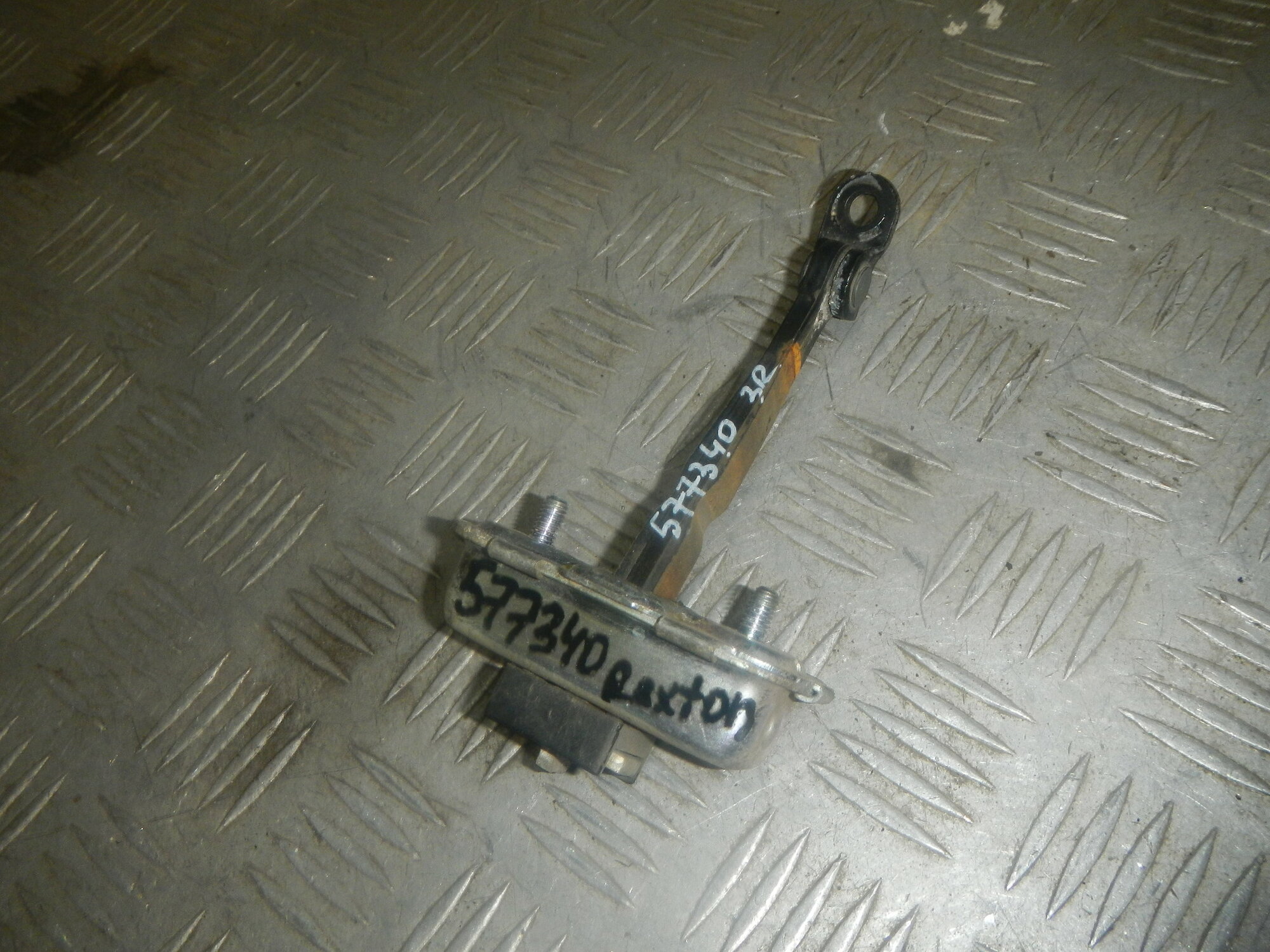 Б/У Ограничитель двери, SsangYong (Сангйонг)-REXTON II (07-) SSANGYONG REXTON II (07-) задний правый Без видимых поврежде...