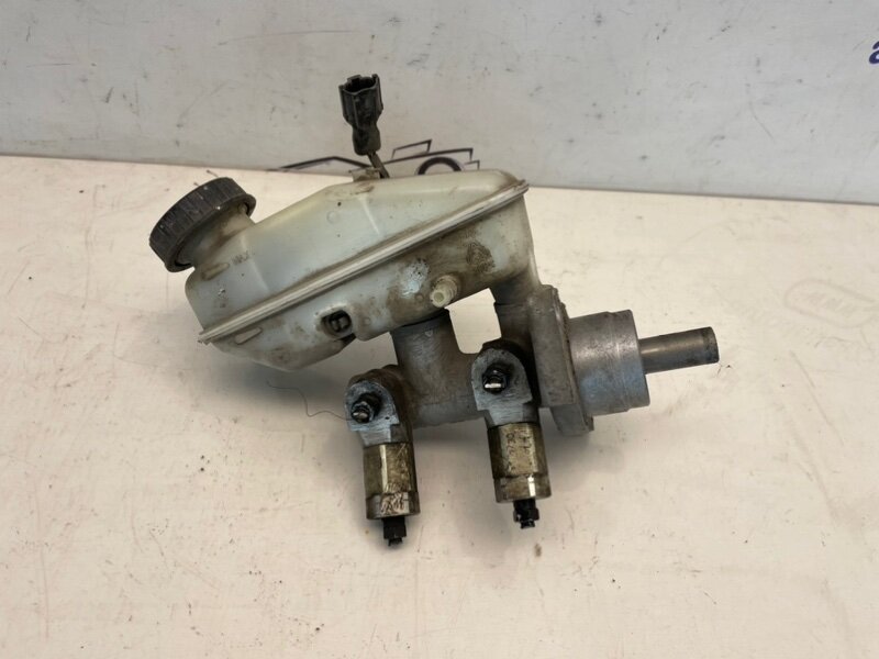 Б/У цилиндр главный тормозной Chevrolet Aveo 2007 T250 F14D3 без абс 42138 GENERAL MOTORS арт. 93742806