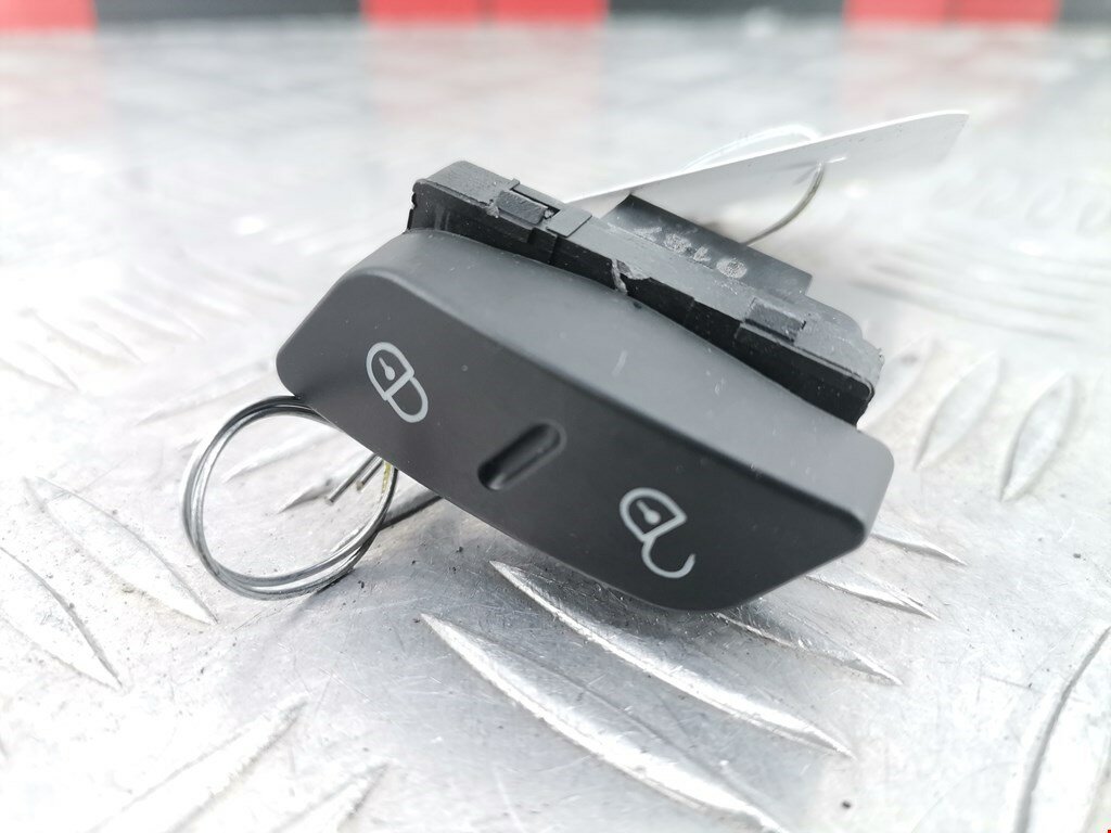 Кнопка центрального замка Volkswagen Golf 5 1K0962126B арт. 1750416