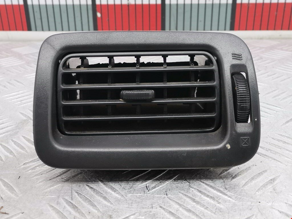 Дефлектор обдува салона Subaru Impreza 1 (GC/GF) 8236426010 арт. 2053384