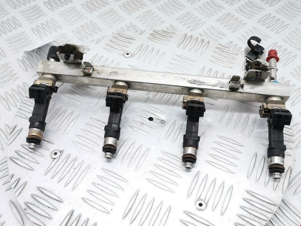 Форсунка бензиновая электрическая Opel Astra H 24420543 арт. 1970011