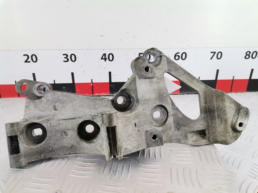Кронштейн генератора Renault Megane 2 8200279705 арт. 1519780