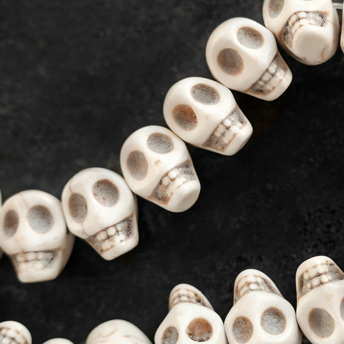 Говлит бусины череп 15 шт. / Синтетический камень бирюза, цвет бежевый, размер 13x12x9.5 мм