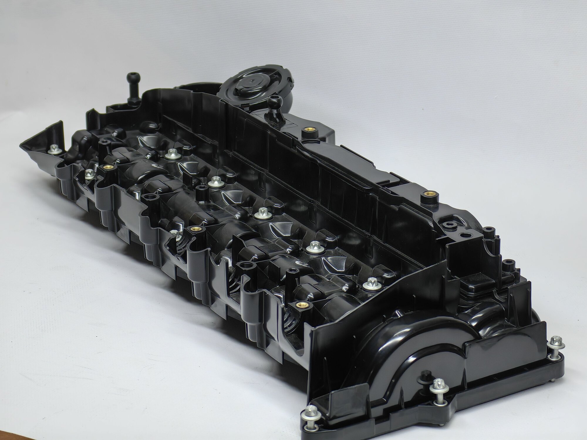 Крышка клапанная двигателя BMW 11127823181