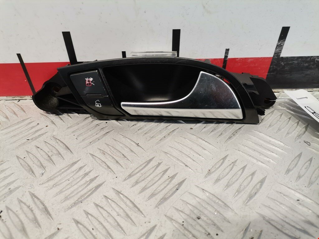 Ручка двери внутренняя передняя правая Audi Q7 4L 4L0837020AH арт. 1029706