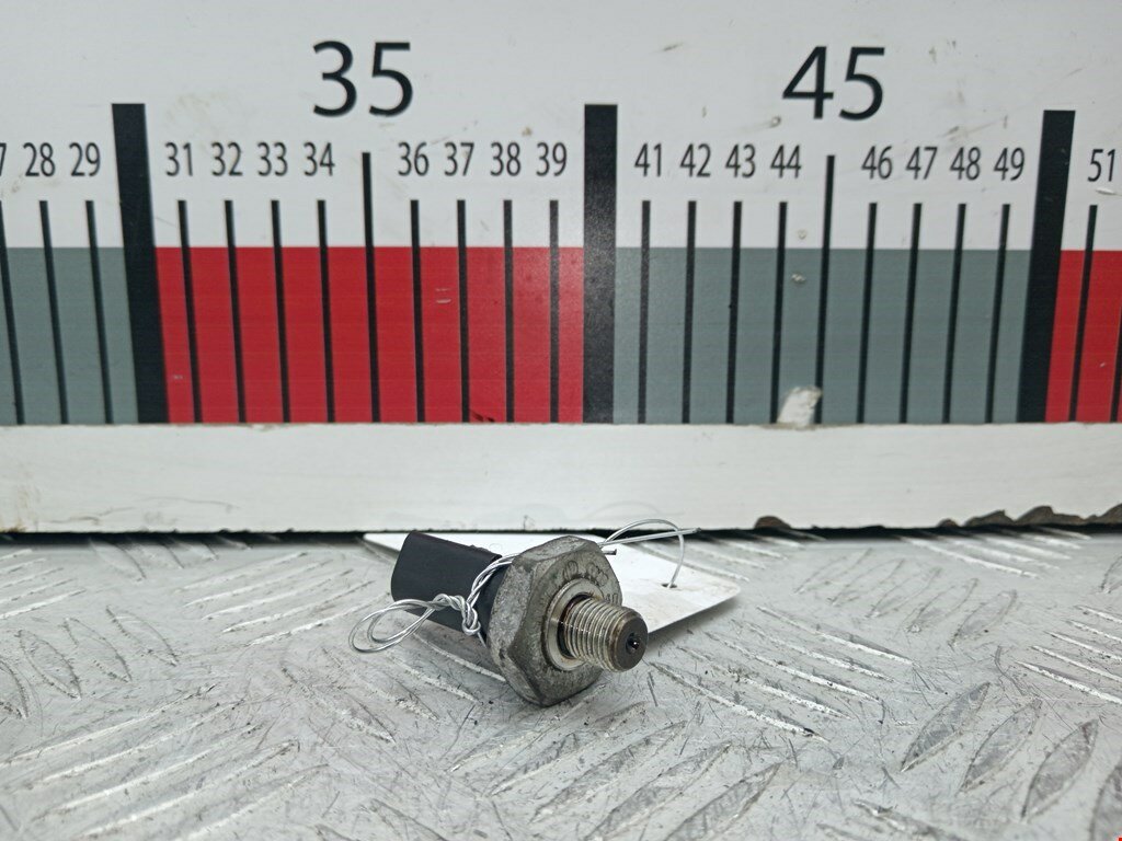 Датчик давления масла Volkswagen Passat 5 GP 06A919081D арт. 2005896