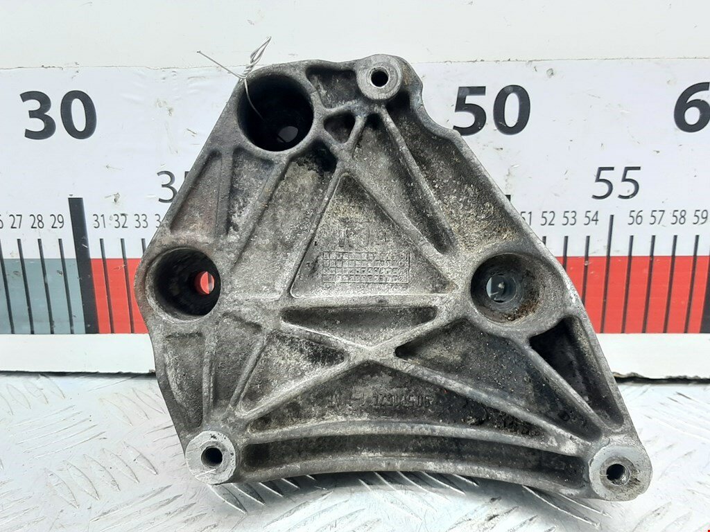Кронштейн кондиционера Opel Zafira A 90581627 арт. 2042818