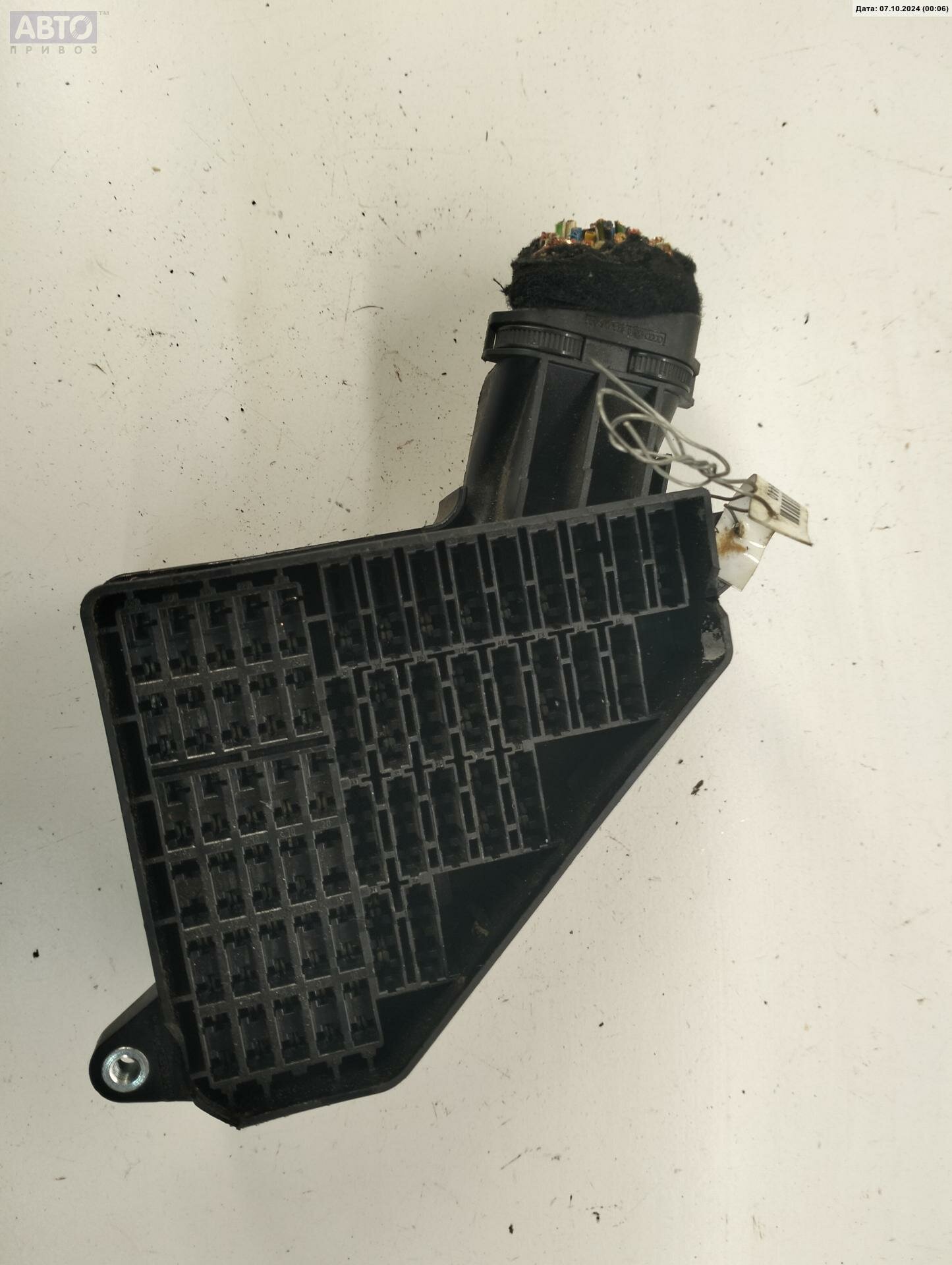 Блок предохранителей Volkswagen Polo (2001-2005)