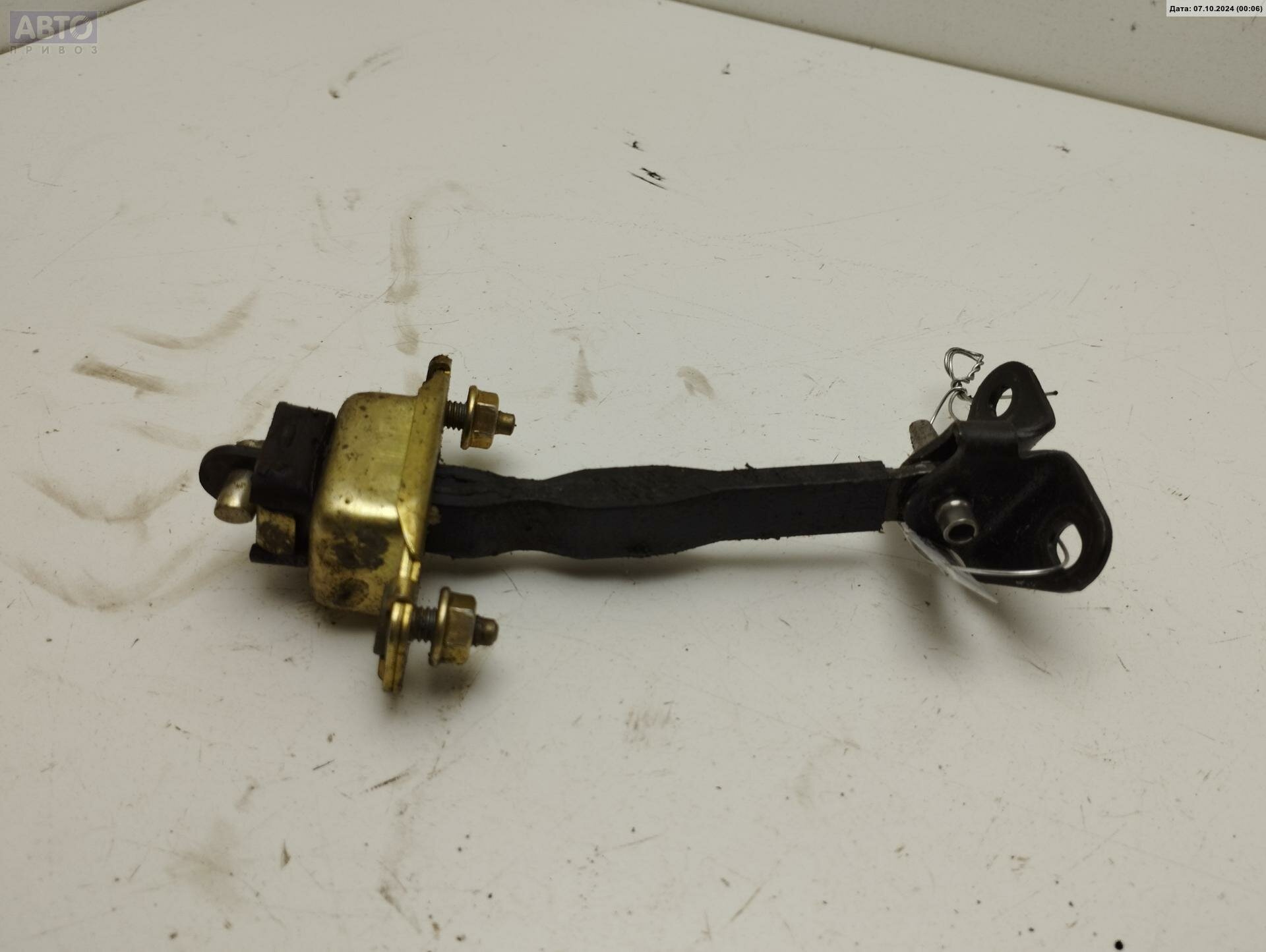 Ограничитель открывания двери задней Toyota Avensis (1997-2003)