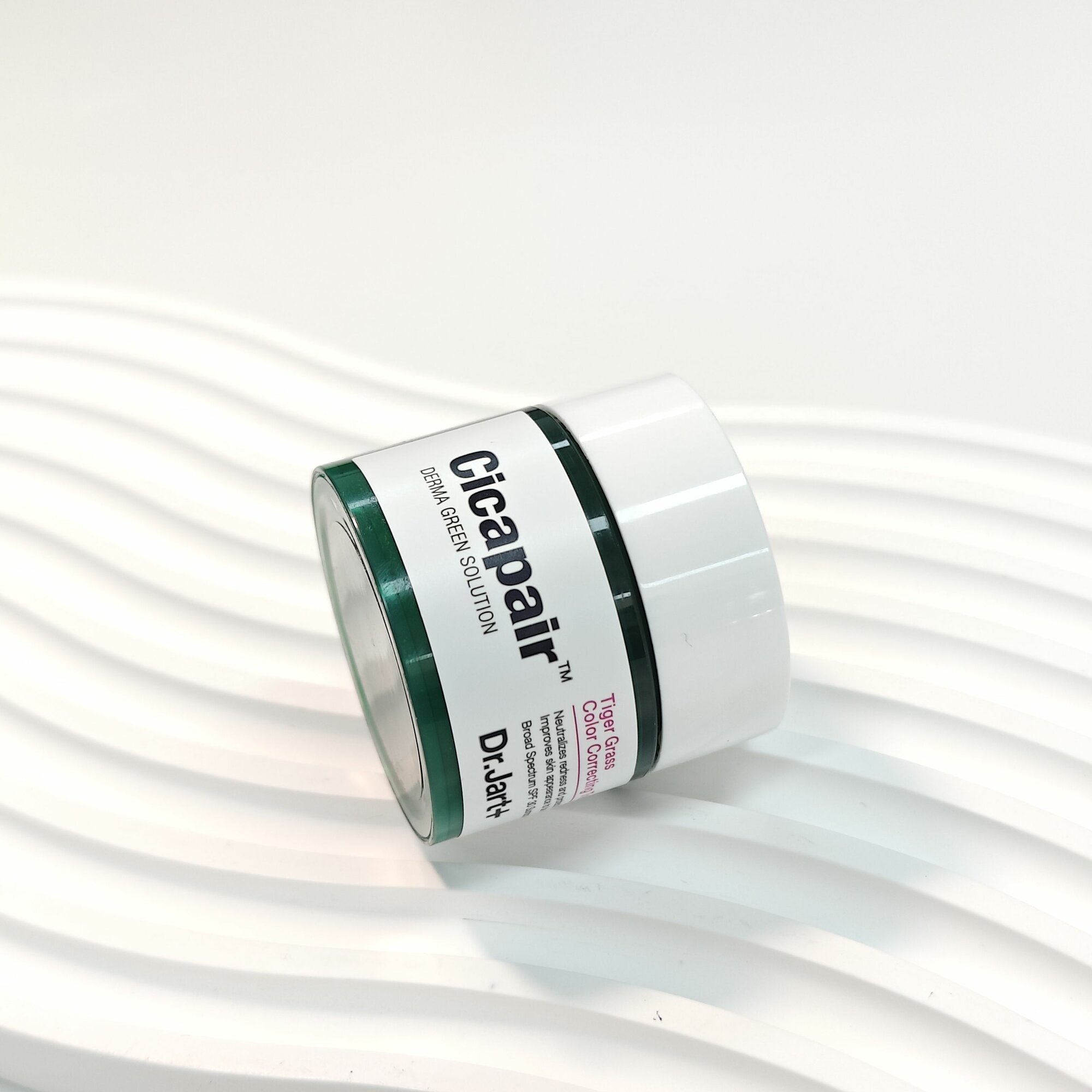 Dr. Jart+ Cicapair Tiger Grass Color Correcting Treatment 10ml, Крем для коррекции и выравнивания цвета лица, уменьшения покраснений и раздражений чувствительной кожи,10мл