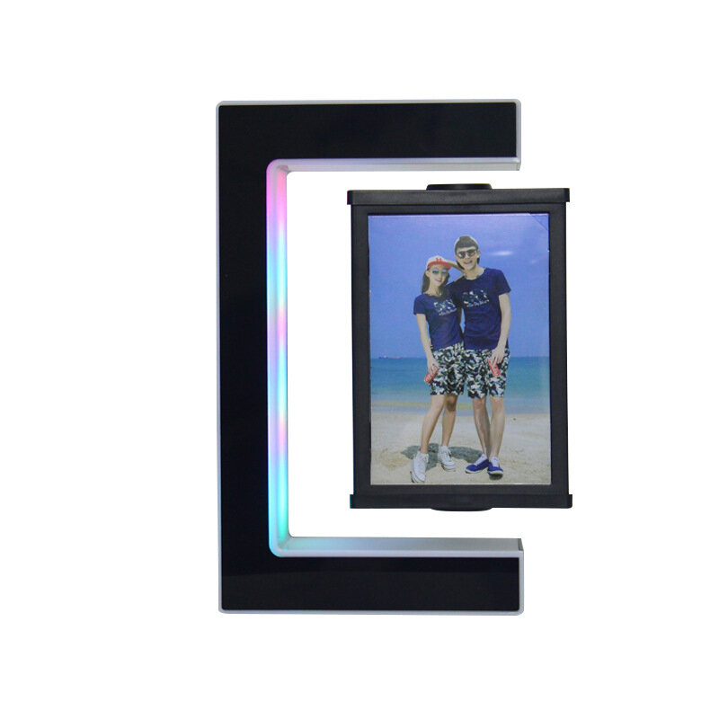 Фоторамка "Левитирующий треугольник", пластик, 14x9,5 см, черная