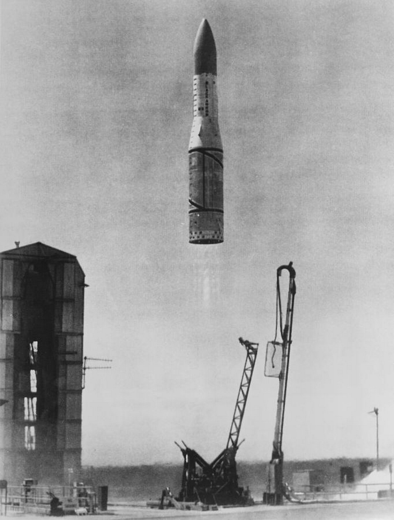 Плакат, постер ракета-носитель «Атлас» на холсте, размер 21х30см