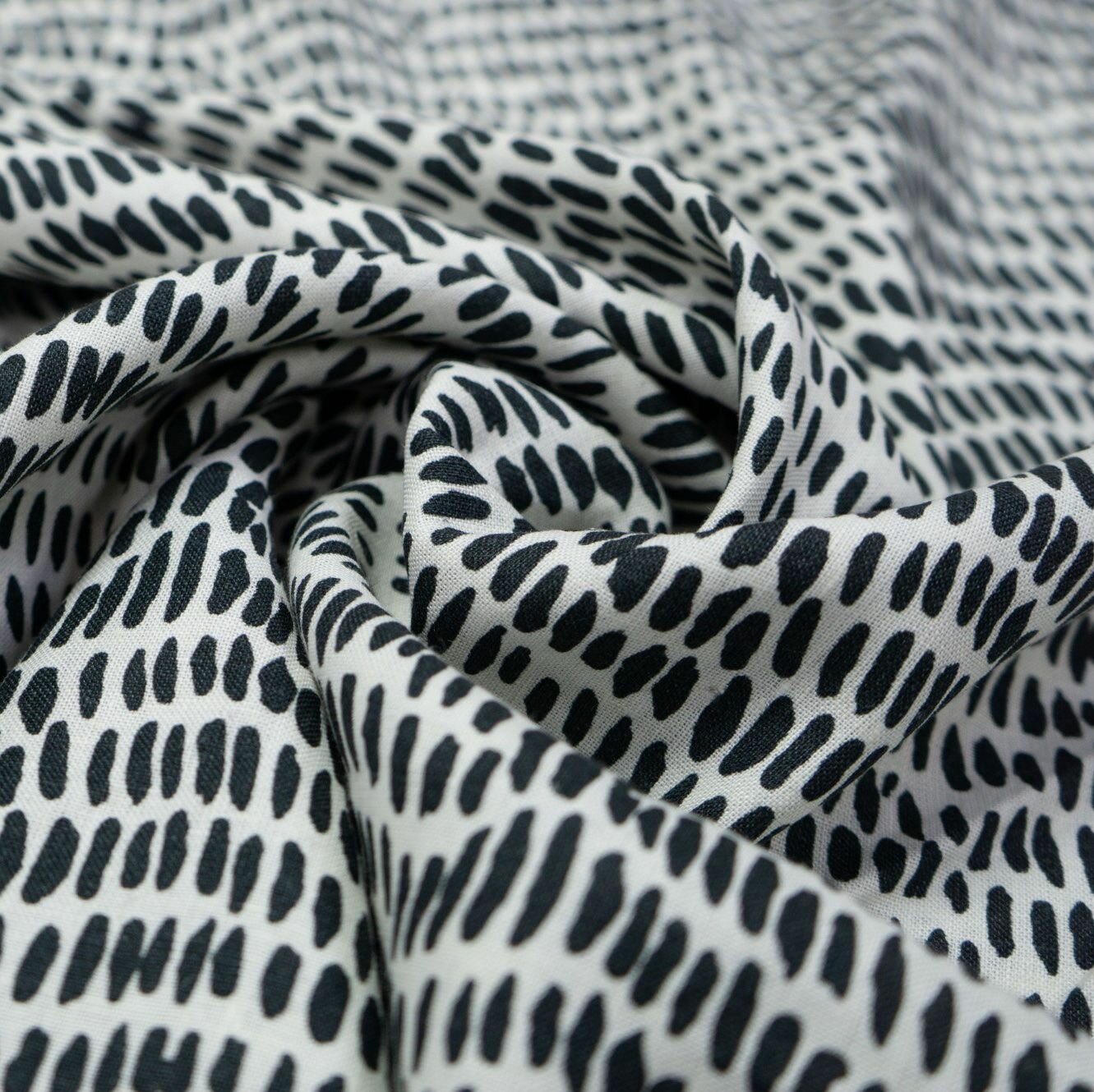 Ткань Вискоза с хлопком черные мелкие пятнышки. Ткань для шитья 2.27м