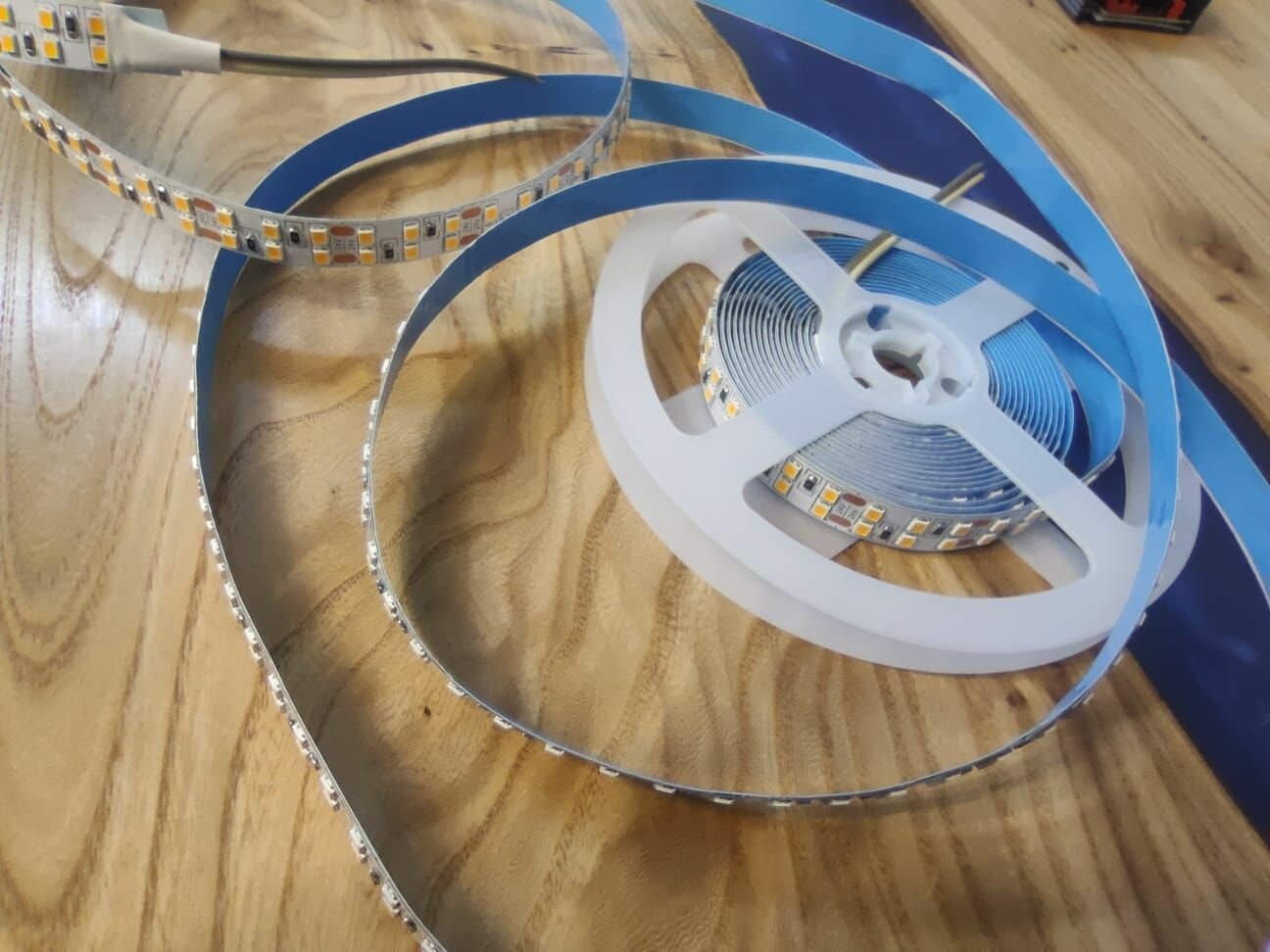 Светодиодная лента двухрядная 20ватт 24вольт 3000K 2800Lm