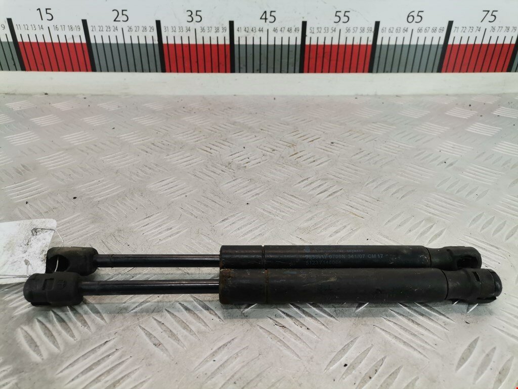 Амортизатор капота Mini Cooper Clubman (R55) 51237148864 арт. 1445090