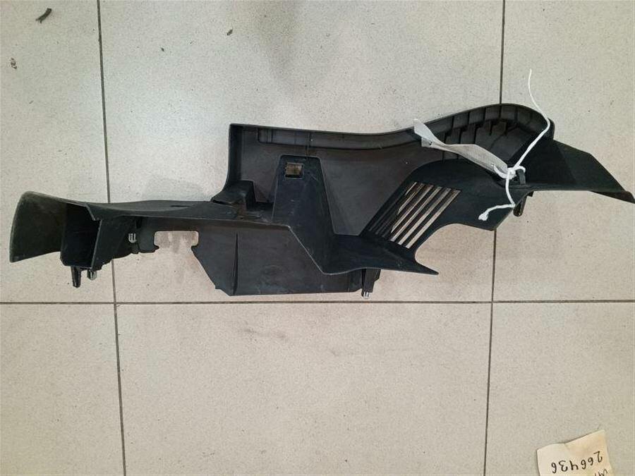 Направляющая шторки багажника правая от Ford Fusion 2002-2012