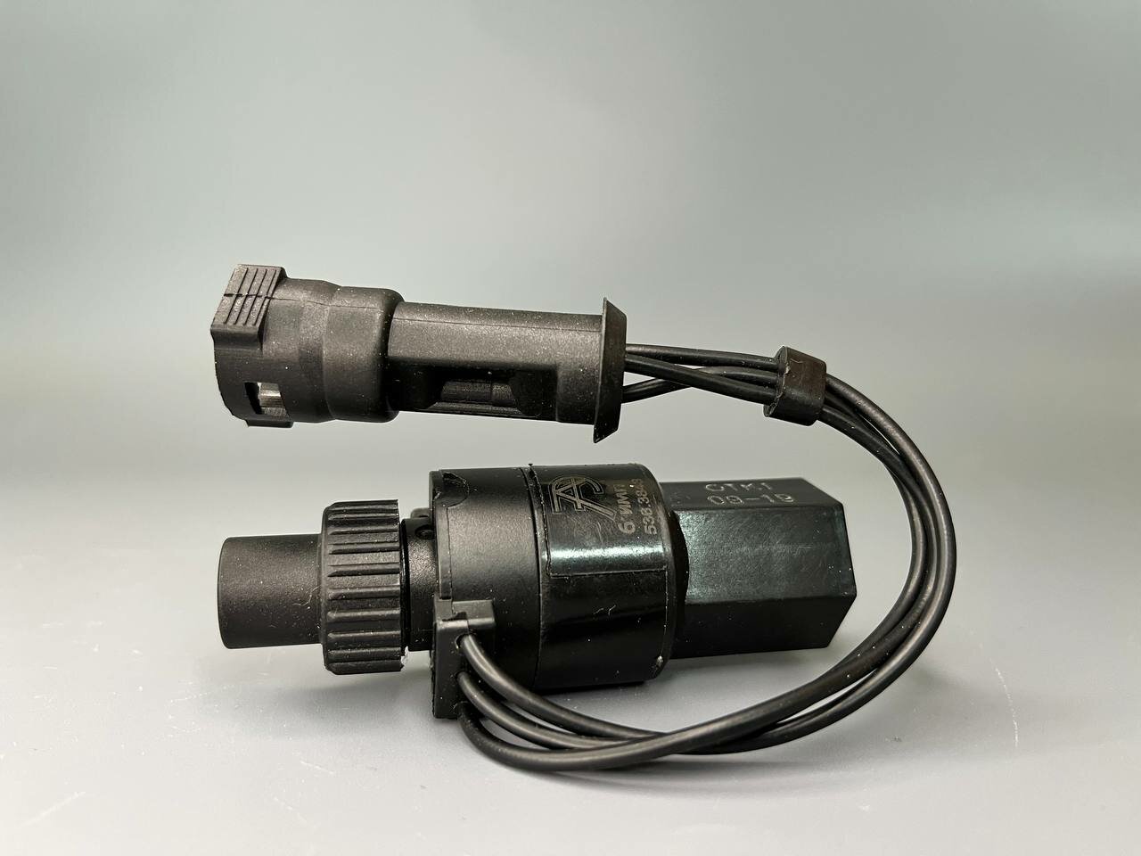 Датчик скорости 2105-07,2108-15,2110-12,21214 инж (6/имп круг разъем GM) (ОАО "автоваз") фирм. упак.