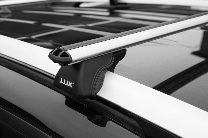 Багажник на крышу Lux Классик аэродинамический на классические рейлинги