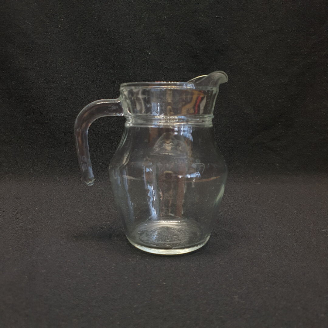 Кувшин стеклянный, высота 13см объем 500мл.