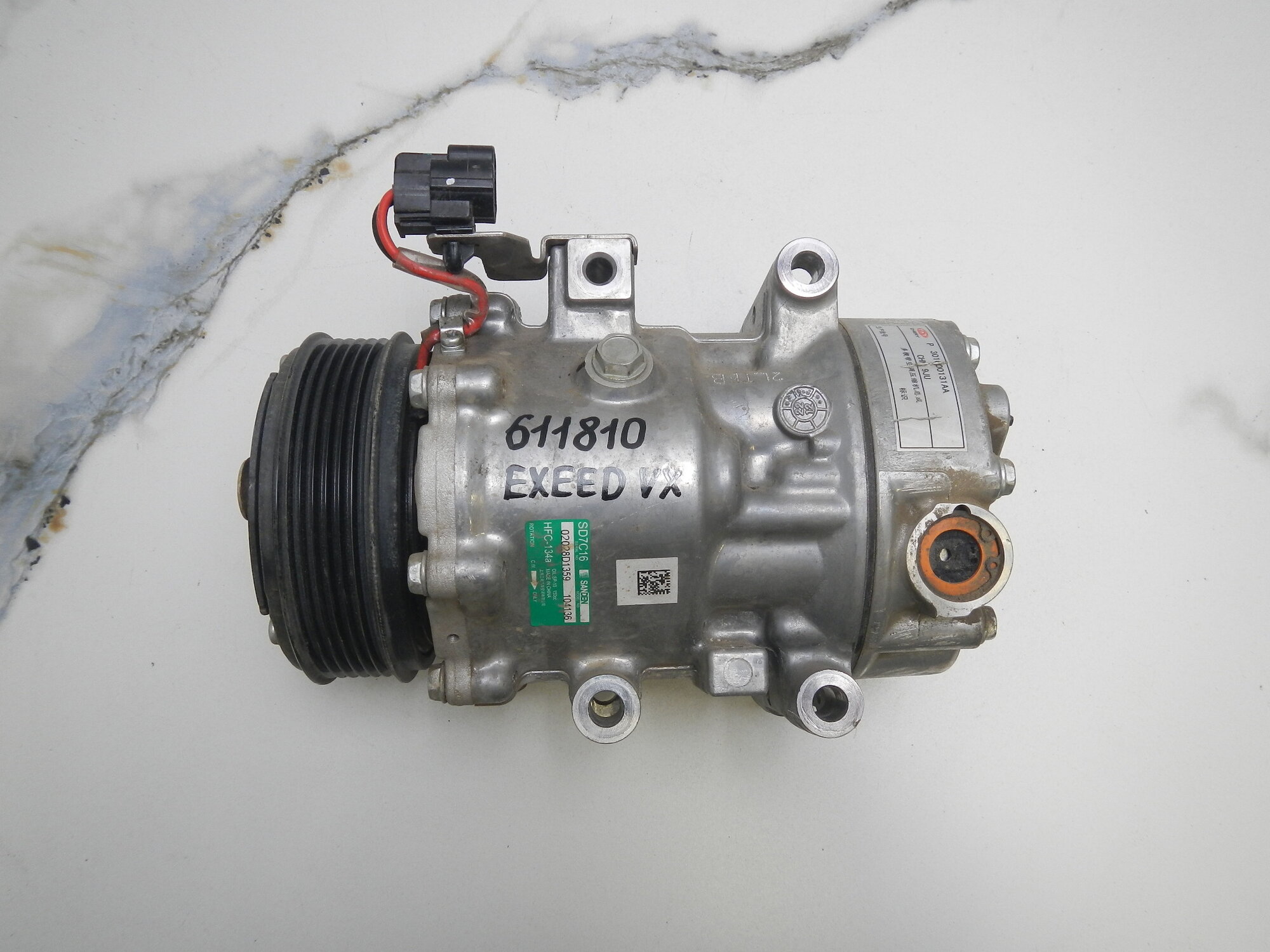 Б/У Компрессор кондиционера, EXEED (Эксид)-VX (21-) EXEED VX (21-) Сломан разъем. 611810 EXEED арт. 301000131AA