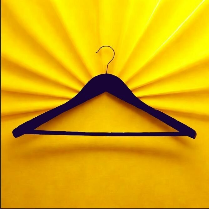 Вешалки плечики для одежды широкие 10 штук с нескользящим покрытием Soft Touch для бережного хранения вещей