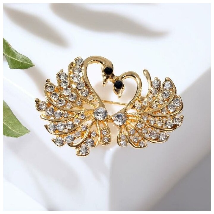 Брошь, стразы