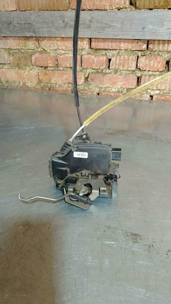 Замок двери задней правой Audi A6 Allroad C5 (2000 - 2006) 4B0838822