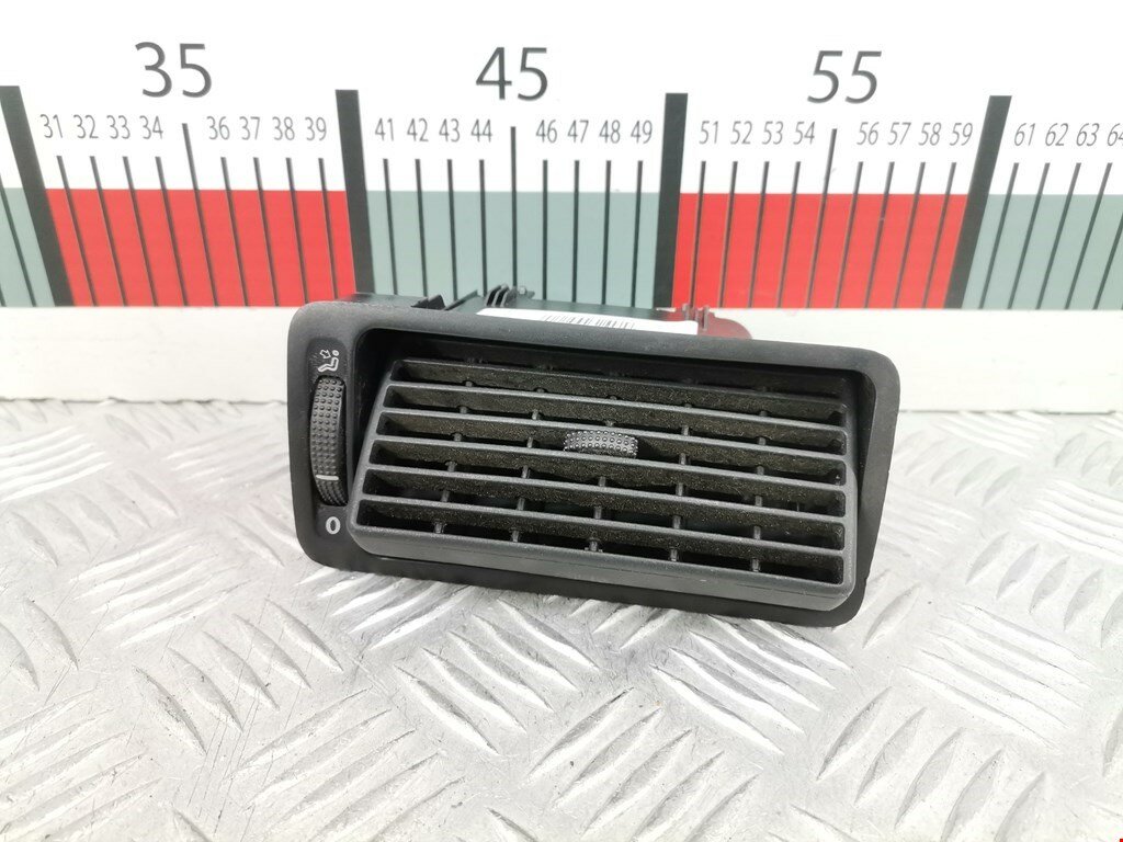 Дефлектор обдува салона Volkswagen Golf 4 1J0819755B арт. 1991560