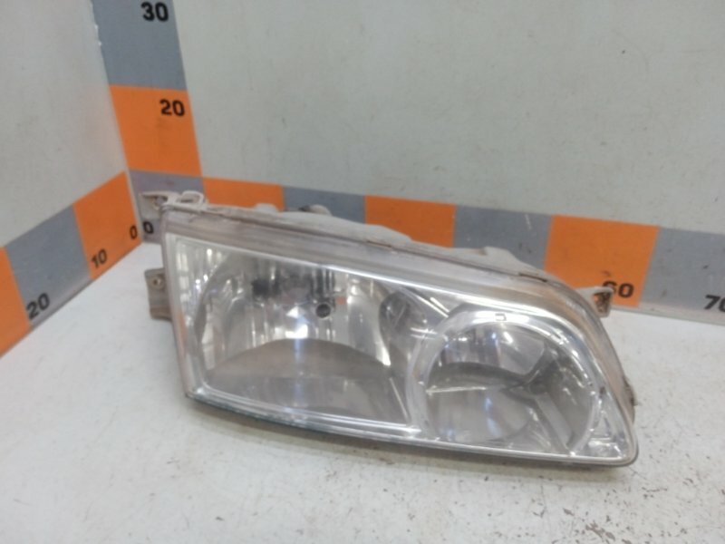 Б/У оригинал, Хендай Старекс H1 Фара правая Hyundai H1 2003 A1 267840 Hyundai-KIA арт. 921044A510