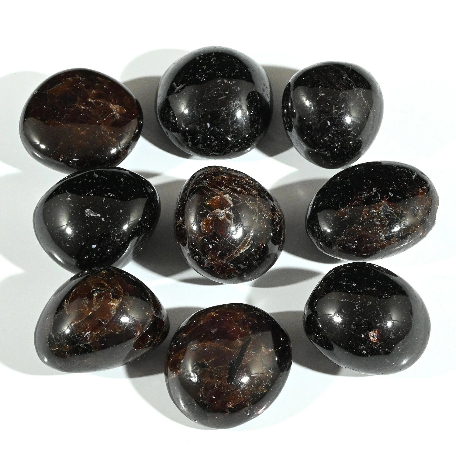 Минерал гранат "Альмандин" 33*29*22мм, 40-49г .