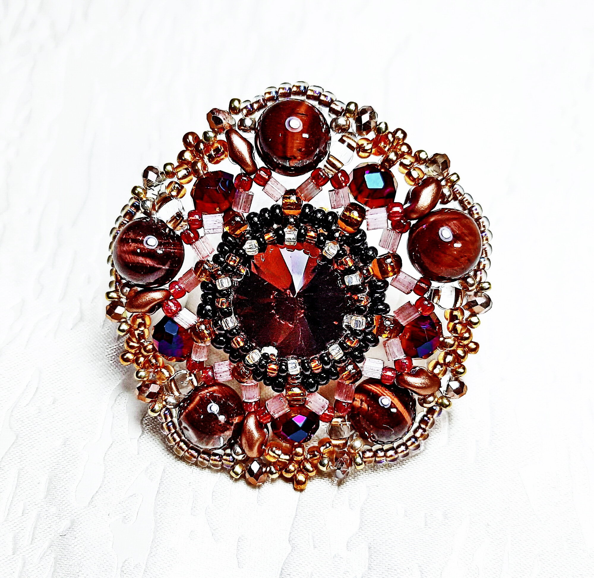 Брошь, горный хрусталь, бисер