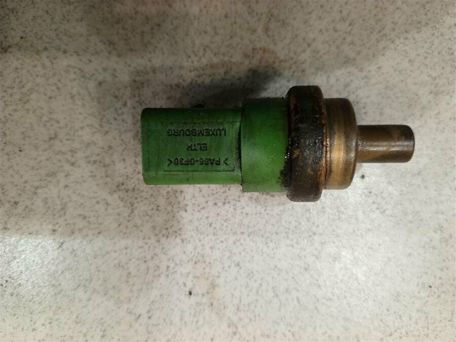 Датчик температуры охлаждающей жидкости от Volkswagen Polo 3 1994-2001