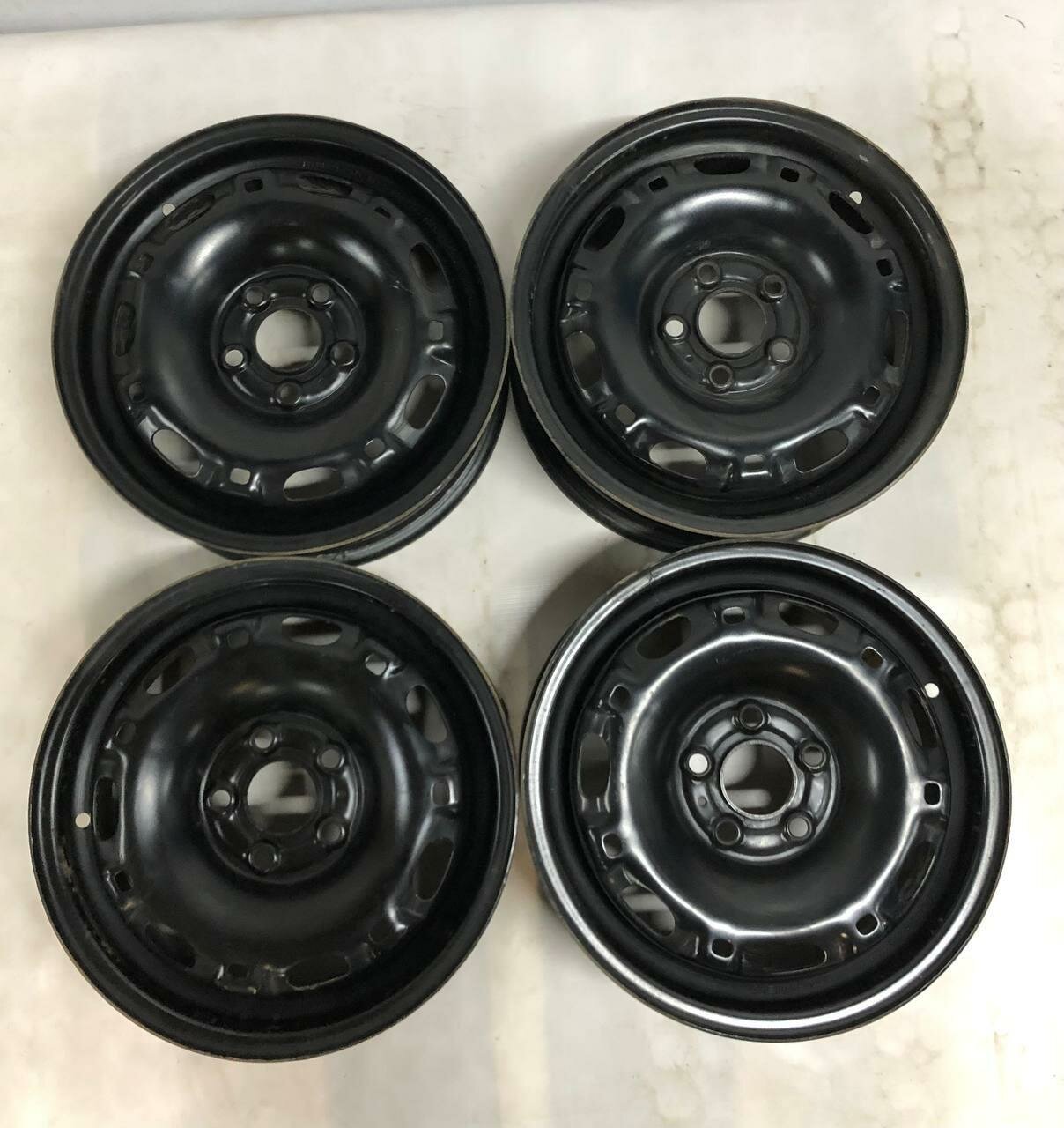 Комплект (4 шт) колесных дисков Штампованные 14x5 PCD 5x100 D57.1 ET35 (Реплика)