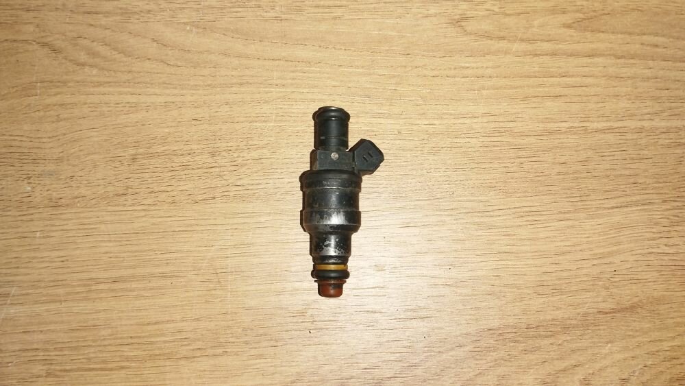 Форсунка топливная 1.8 ADR VAG 058133551A