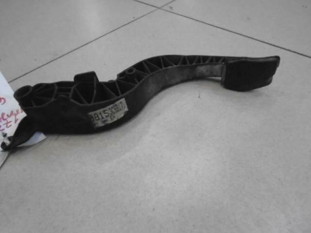 Педаль сцепления от Ford Mondeo 3 2000-2007