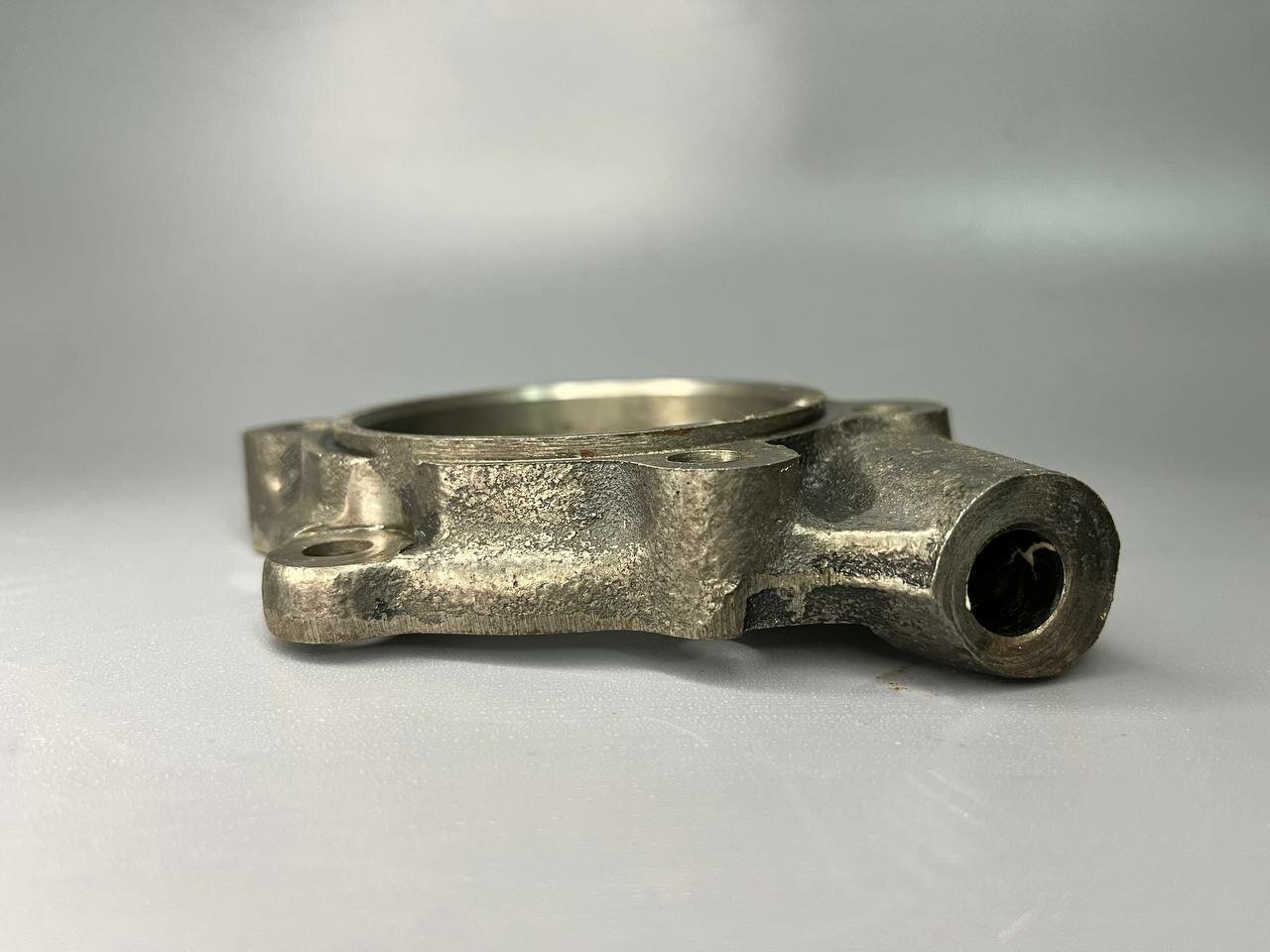 Крышка подшипника вала (Производитель: УАЗ- Автокомпонент; арт: 0452-00-1802080-00)