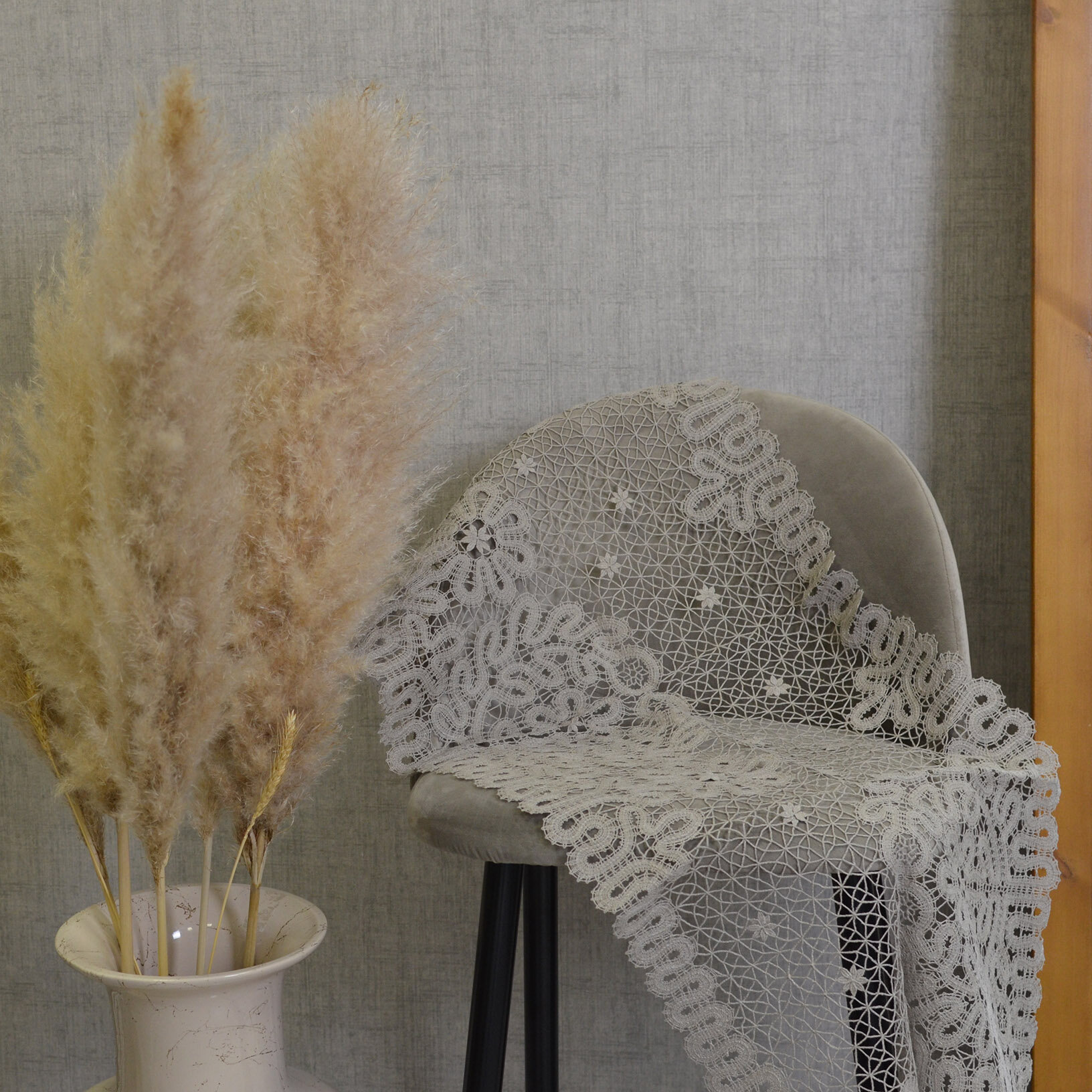 Салфетка кружевная , размеры: 48х120 см. Вологодское кружево ручной работы