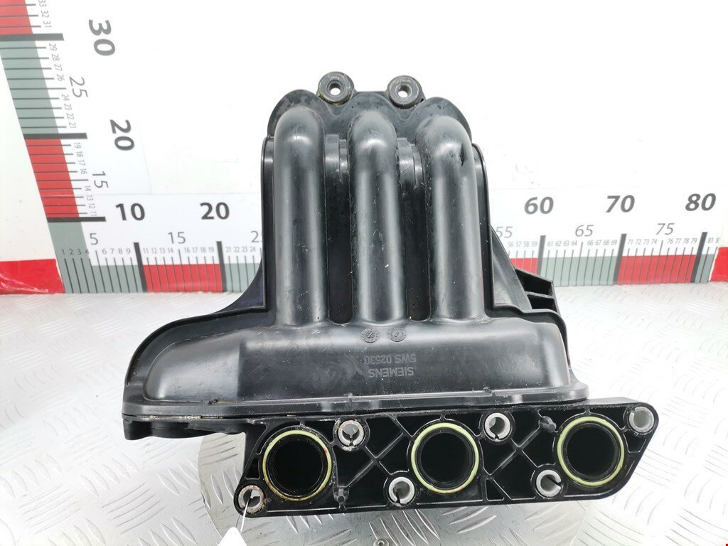 Коллектор впускной Volkswagen Polo 4 03D129743D арт. 1606770