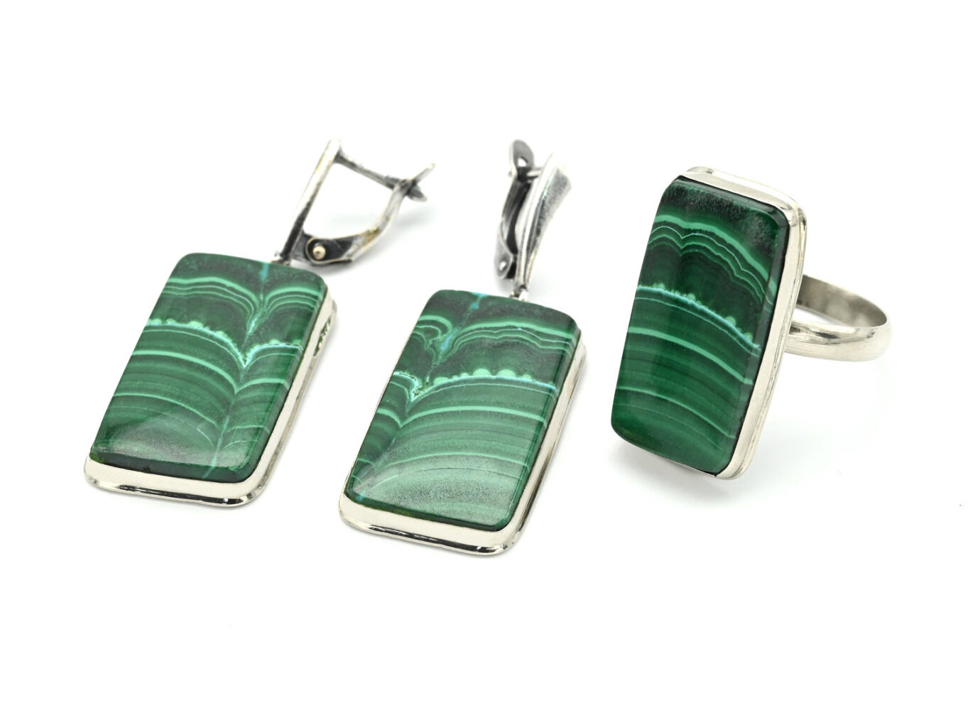 Комплект бижутерии: серьги, кольцо, малахит