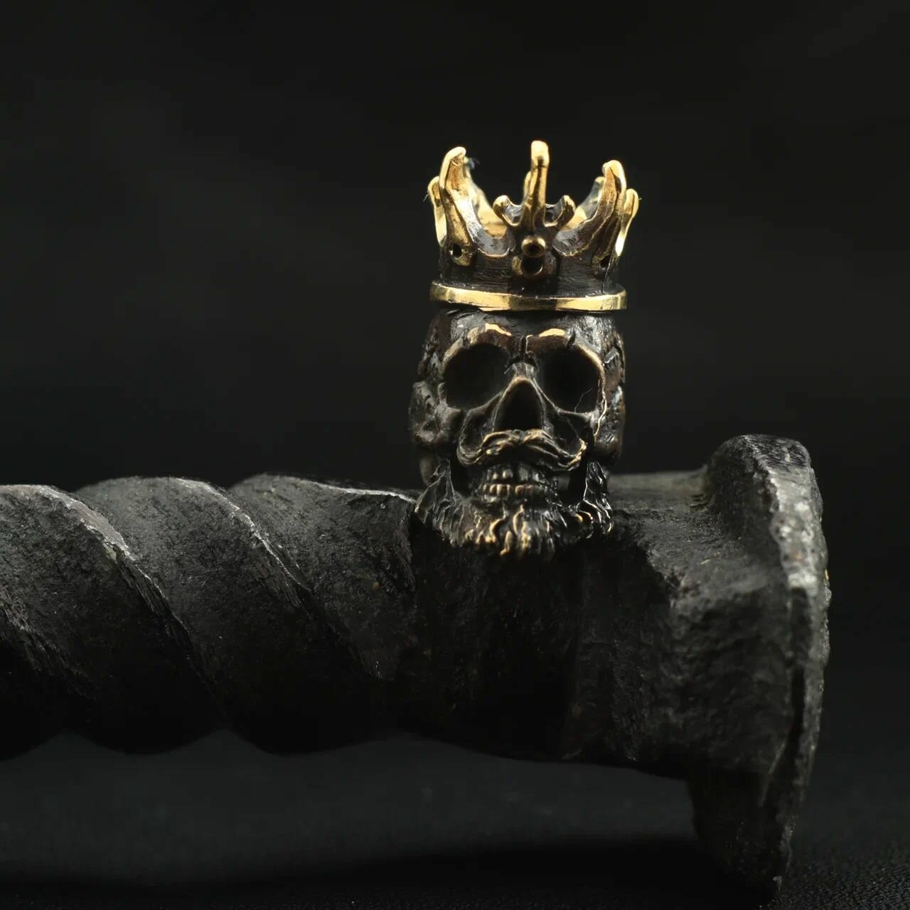 Бусина "Король"