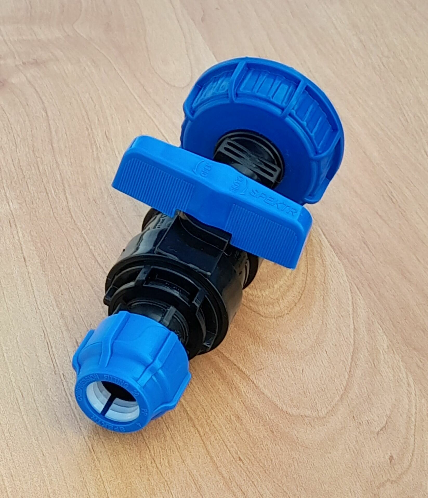 Муфта ПНД 20 мм с шаровым краном / переходник на еврокуб / кран еврокуба /