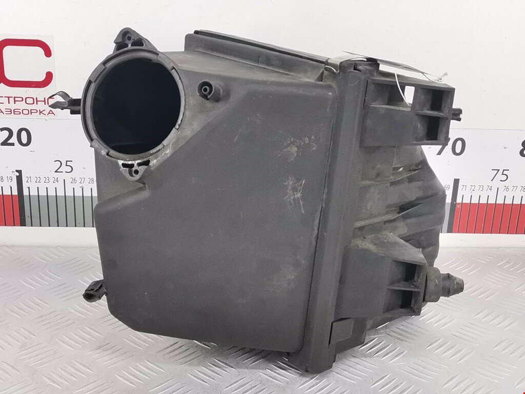Корпус воздушного фильтра Volkswagen Passat 5 GP 3B0133837BB арт. 1546389