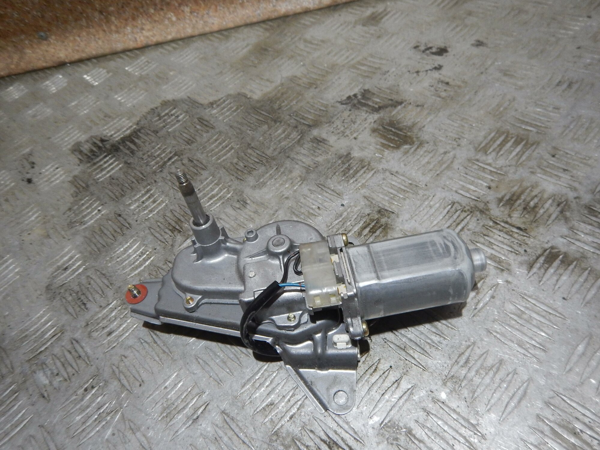 Б/У Моторчик стеклоочистителя задний, Toyota (Тойота)-SIENTA (03-15) TOYOTA SIENTA (03-15) Без видимых повреждений. 3925...