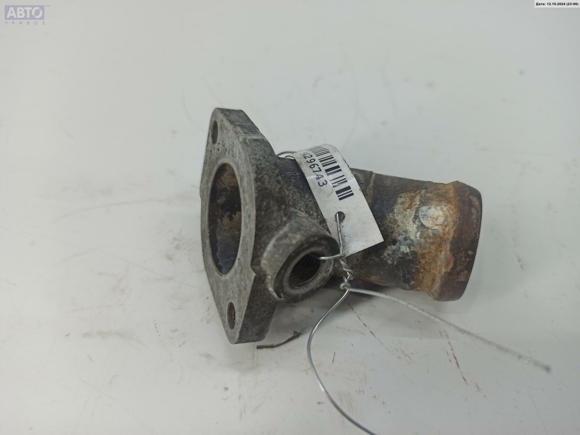 Фланец (тройник) системы охлаждения Audi 90 B3 (1986-1992)